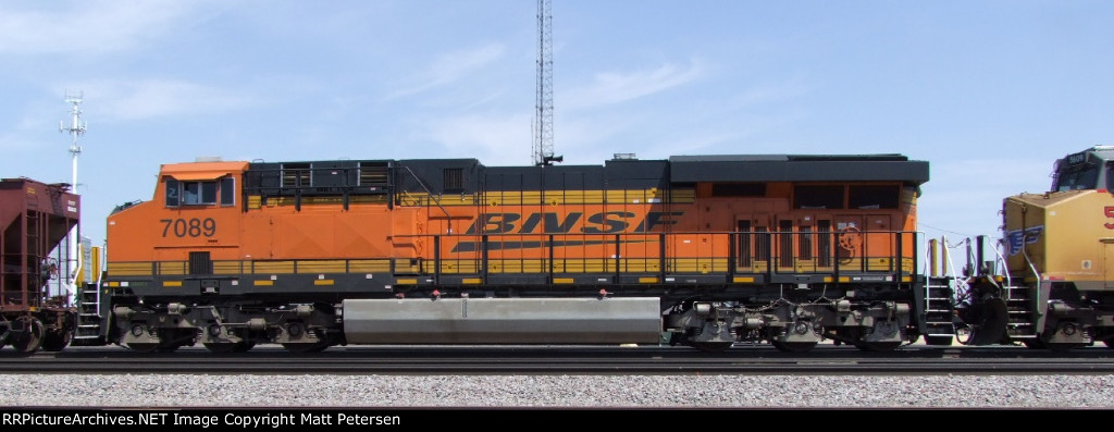 BNSF 7089